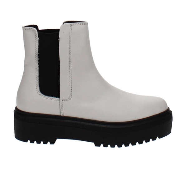 Aqua | Shoes | Aqua Size Loren White Platform Ankle Boots | Poshmark